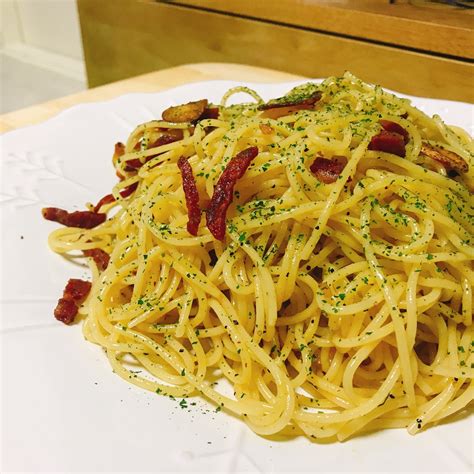 느끼하지 않고 고소한 알리오 올리오 스파게티 스파게티면 페퍼론치노 통마늘 이탈리안햄 파슬리 올리브오일 1