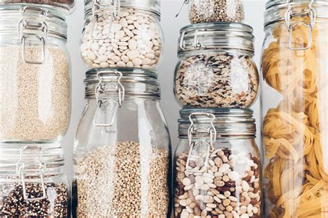 나무 테이블에 유리 저장 용기에 곡물 제품과 파스타의 구색 건강 한 요리 깨끗 한 식사 제로 폐기물 개념 균형잡힌 다이어트 식품 가득 찬에 대한 스톡 사진 및 기타 이미지