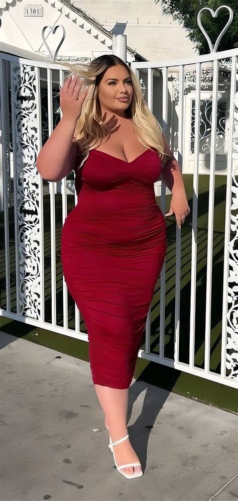 Pin Di Dennis Neylon Su Beautiful Curvy Women Donna Fotografia Di Moda Disegni Di Moda