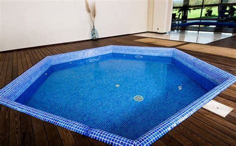 `ამბასადორი კაჭრეთი` გთავაზობთ 25 იან ფასდაკლებას საპრეზიდენტო ნომერზე 4 პერსონაზე საუზმე