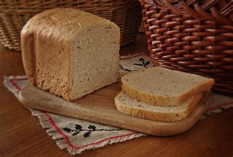 Пшенично ржаной хлеб с кунжутом и семенами льна Food Bread