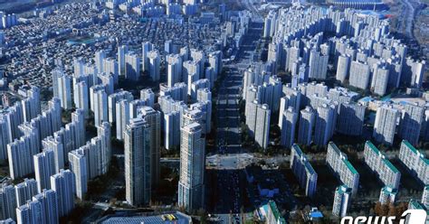 미 기준금리 빅스텝 단행…속도 조절에도 부동산 넘은 건설한파 우려