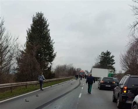 Тежка катастрофа на пътя София Варна има загинал снимки