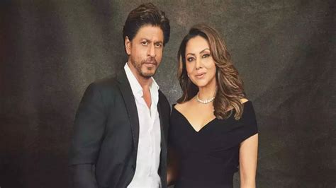 Queen Hai To King Hai Shah Rukh Khan Fans Celebrate Gauri Khans Birthday In Mumbai Hindi