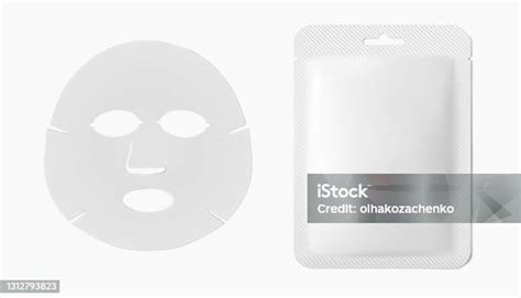 얼굴 미용 시트 마스크와 흰색 배경에 고립 된 흰색 플라스틱 포장 봉지 스킨케어 제품 모형 3d 사실적인 벡터 일러스트레이션 마스크 팩에 대한 스톡 벡터 아트 및 기타
