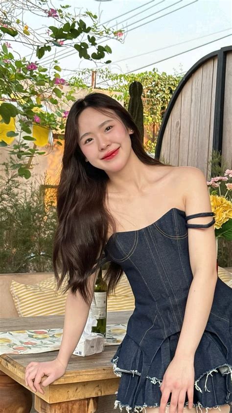 June Wanwimol [ Thai Actress ] Lockscreen