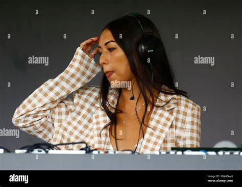 London UK Th July LONDON ENGLAND July DJ Jess Iszatt Playing At The Hundred