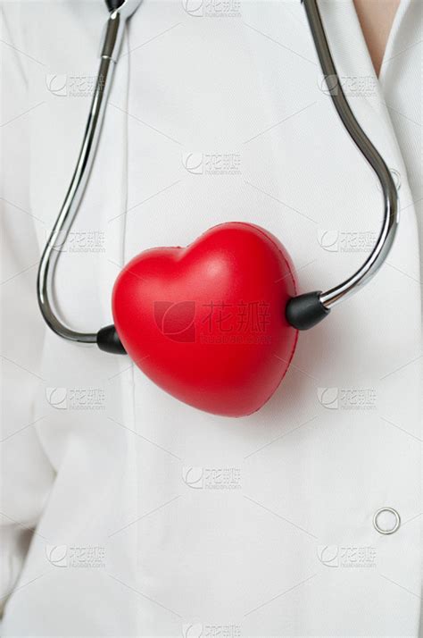 红色 心型 高血压 健康保健 脉搏图 听诊器 无法辨认的人 女人 设备用品
