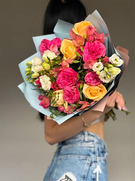 Доставка квітів по Україні та світу замовте букет квітів з доставкою