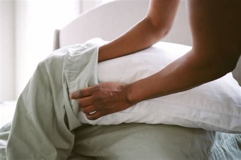 How To Clean Pillows Easy Way To Clean Without A Washing Machine ‘no Scrubbing Uk