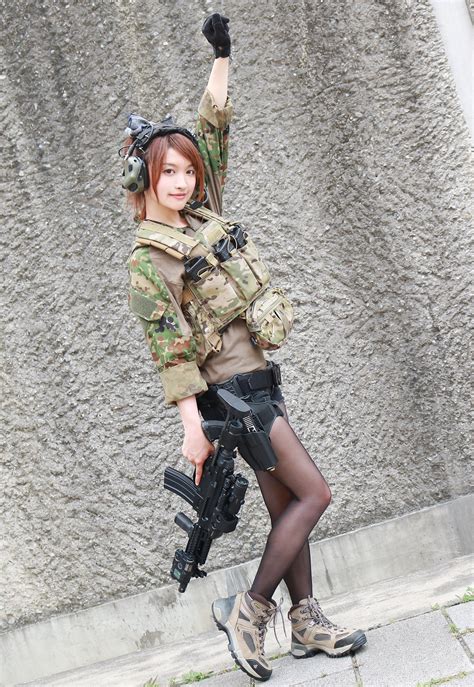 情色 多才多藝的性感槍妹：marceline Liu 情色 情趣no 1 Playno 1玩樂達人