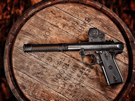 A Quick Gun Review Ruger Mark Iv Silencer Shop Host The Ssh The