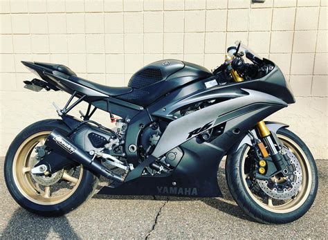 Yamaha R6 Blue And Gold