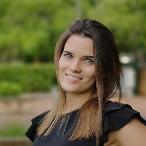 Julia Tikhomirova Linkedin