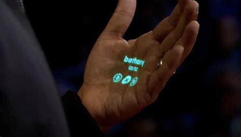 前苹果员工的初创公司演示人工智能驱动的无屏幕可穿戴设备 智源社区