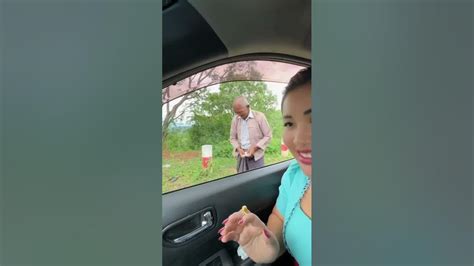 ခရီးသွားရင်း လမ်းမှာတွေ့တဲ့ အဘိုးအိုကို ကူညီပေးတဲ့ စေတနာရှင် အမကြီး Youtube