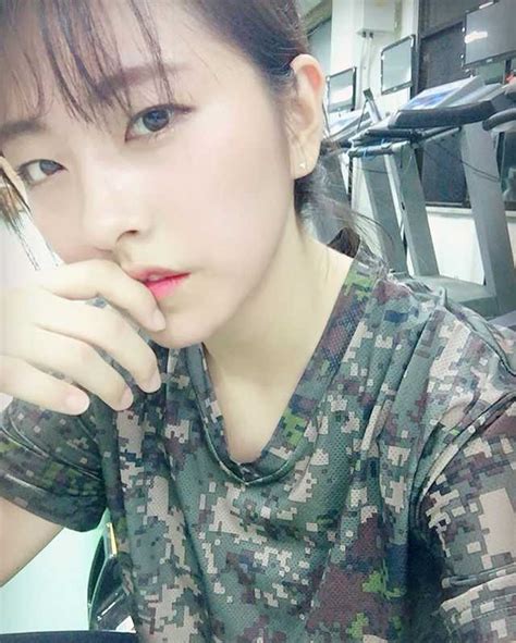 육군홍보모델 얼짱여군 조한별 하사 전역 Sns스타로 이어지는 인기 여전 네이버 블로그