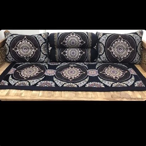 خرید و قیمت تشک شاهنشین 5 تکه طرح سنتی رنگ کرم شامل یک تشک دو عدد پشتی