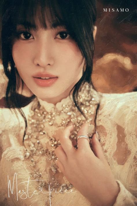 Hirai Momo Image