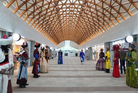 “ЧИНГИС ХААН” Олон улсын нисэх буудалд Монгол үндэсний хувцасны өдөрлөг зохион байгуулагдлаа