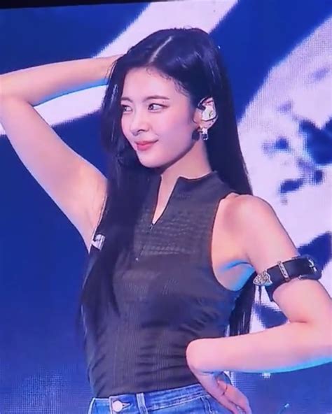 daitzy on Twitter RT bbyoroozy lia ㅏ아아아아아아악 최리아 개애애애애좋다