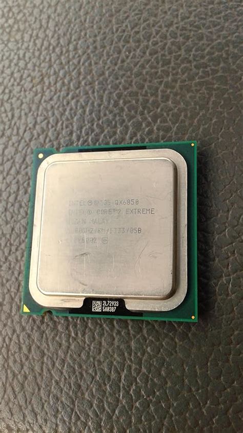 Amazon Com Intel Core Extreme Qx Quad Core Processor Ghz M L Cache Mhz Fsb