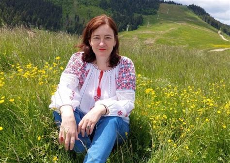 Prof Cristina Rusu Cum se împart orele din catedră După criterii doar de domnul director știute