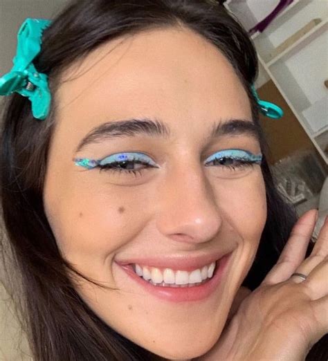 Pin By Bibia ͏ ͏ On Dev Carlson Devon Lee Hair Makeup Makeup Looks