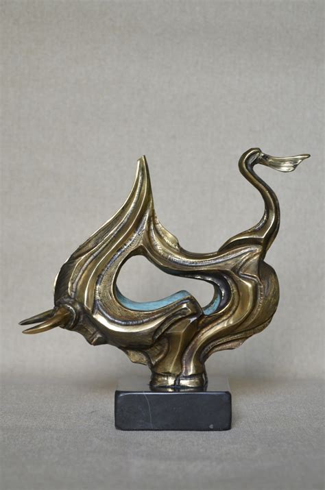 Борислав Бонев Скулптура бронз Малка пластика Златен телец бик