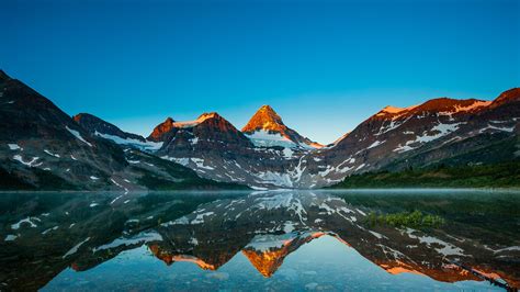 배경 화면 자연 경치 산들 눈 덮인 산 호수 맑은 하늘 나무 숲 반사 바위 햇빛 Mount Assiniboine 브리티시 컬럼비아 캐나다