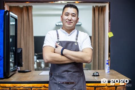 Цэргийн хуарангаас нөхөрлөсөн залуус хамтарч хоолны газар нээжээ