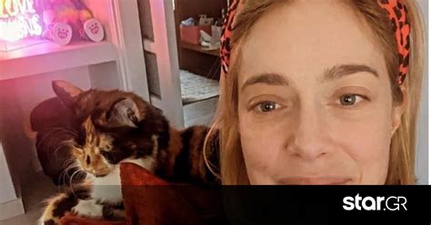 Ντάνη Γιαννακοπούλου Αγκαλιά Με Τη Νεογέννητη Κόρη Της Star Gr