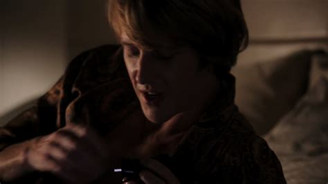 Auscaps Gabriel Mann And Ashton Holmes Shirtless In Revenge 1 07 Charade