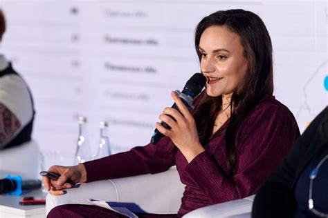 Уряд пропонує жінкам низку інноваційних програм для розширення прав і можливостей в сфері