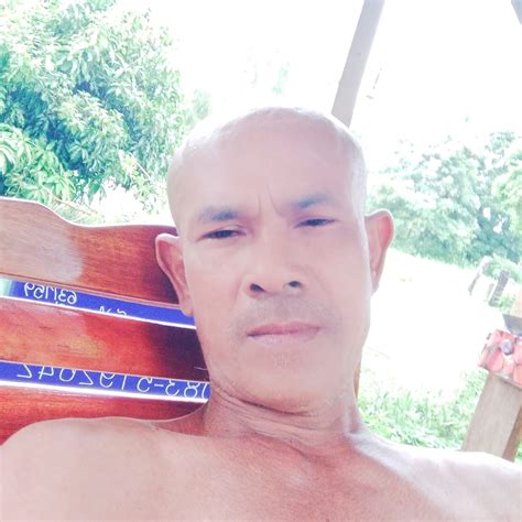 ยุ้ย สาวลาว ลองใส่กางเกงขาสั้นดูค่ะ Facebook