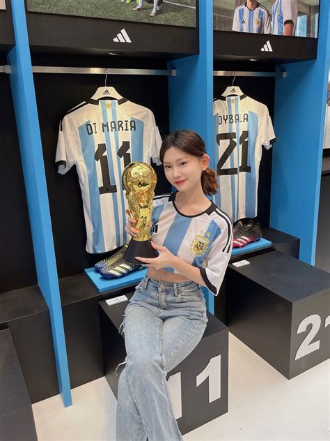 女生版球衣風怎麼穿 三套blokecore Fits⚽️ 開箱大使 穿搭板 Dcard