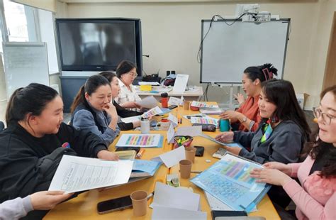 ЗАВХАН Багш нарын ур чадварыг сайжруулах сургалт үр дүнгээ өгдөг