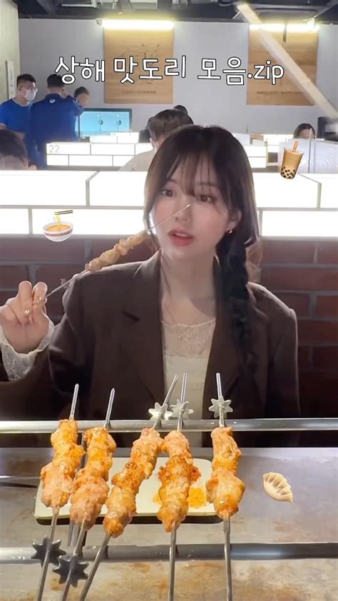 주미니 과분한 축하에 몸둘바 모르던 하루🍧 하루에 서프라이즈 두번이라니 유튜브보다 실버버튼 두개나 먼저받아따🩶🩶 얼른줘라 10만 Qanda 찍고싶어요🥹