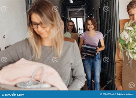 Relocation Movements Stock Photos Free Royalty Free Stock Photos From Dreamstime