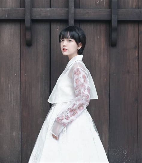 한복 입은 베트남 여대생