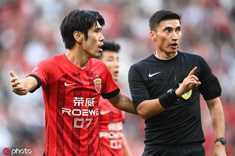 海港泰山爆发冲突 陈蒲吕文君互掐脖子武磊劝架 搜狐大视野 搜狐新闻