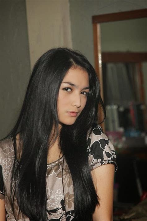 Serba Info Artis Muda Indonesia Tercantik