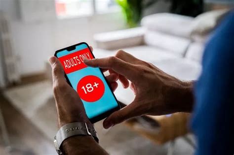 Bin Man Spends 13K On Sex Chats On Missing Council Mobile Phone Mirror Online