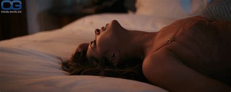 Deepika Padukone Nude Pictures Photos Playboy Naked Topless Fappening