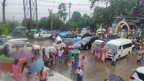 ဝါဆိုလပြည့်နေ့ မော်လမြိုင် မြို့ သမိုင်းဝင် ဘုရားများတွင် ဘုရားဖူးလာပြည်သူများဖြင့် စည်ကား လျက်ရ