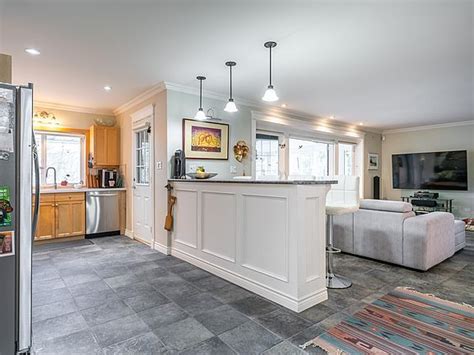 5823 Highfield Dr Burnaby Bc V5b 1e4 Mls R3112982 Zillow