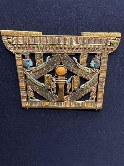 المتحف المصري الكبير يستقبل 163 قطعة من كنوز توت عنخ آمون