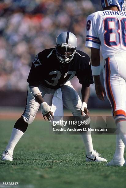Los Angeles Raiders Lester Hayes Photos And Premium High Res Pictures