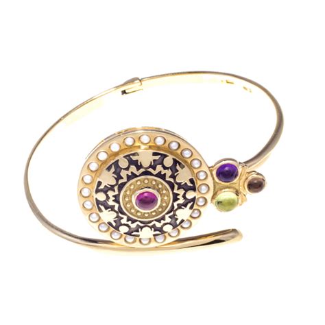 სამაჯური გვარის დიდება Zarapkhana