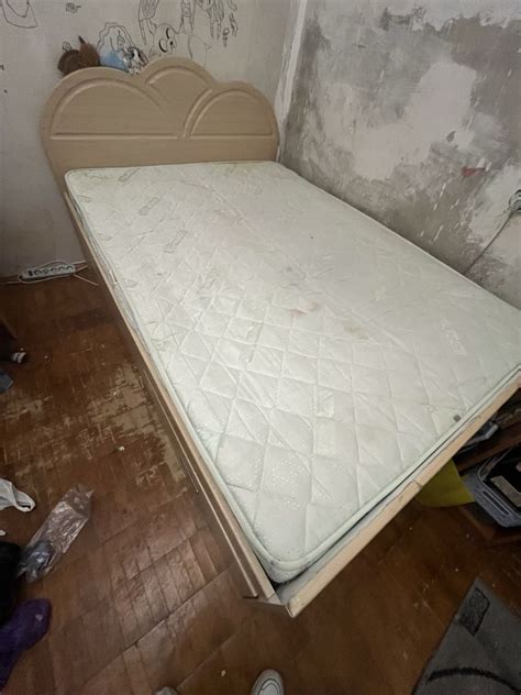 Ліжко кровать з матрасом терміново 4 700 грн Меблі для спальні Київ на Olx